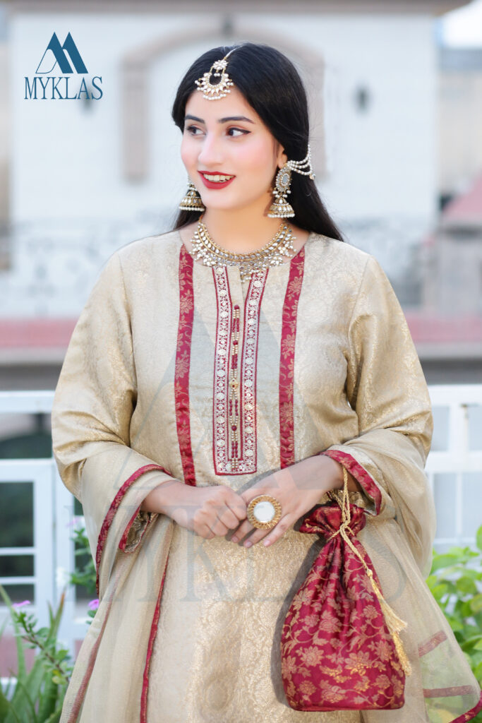 MK -075 3 Pcs suit with red jamawar hand bag – MYKLAS